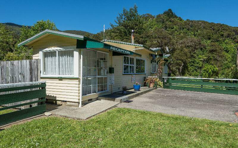Brook Valley Holiday Park | Full Service Camp | New Zealand